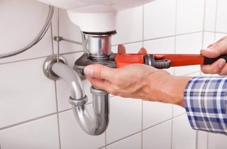 Which Way To Turn To Loosen Plumbing Fittings | Mr. Kitchen Faucets